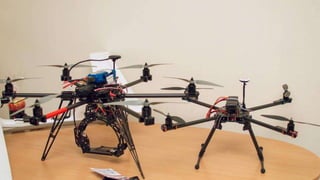 O dronach od podstaw (Cervi Robotics) | PPT