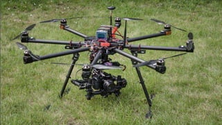 O dronach od podstaw (Cervi Robotics) | PPT