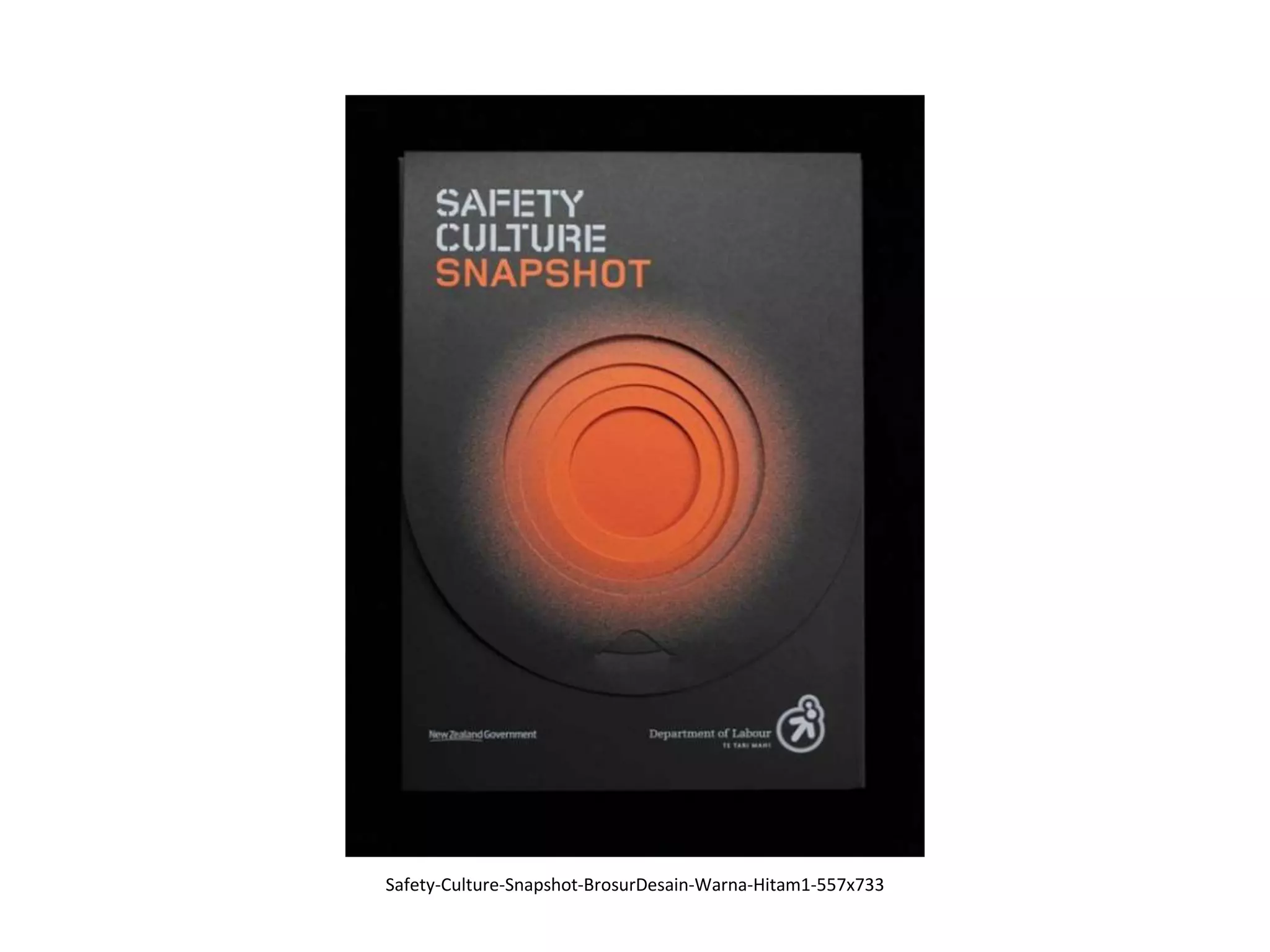 15 contoh brosur dengan desain dominasi warna hitam | PPTX