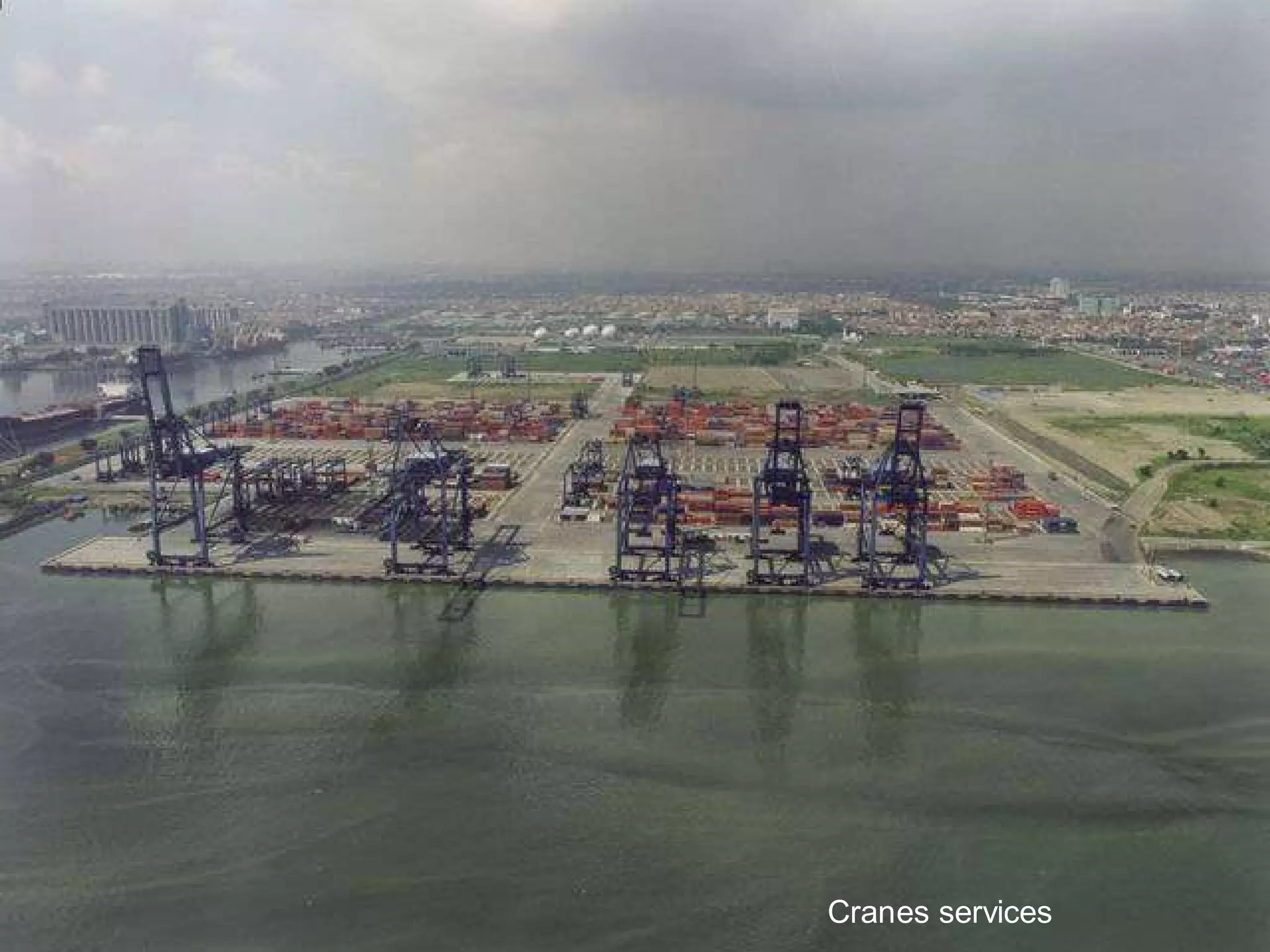 18300086-Port-and-Harbor-Engineering-1.pdf