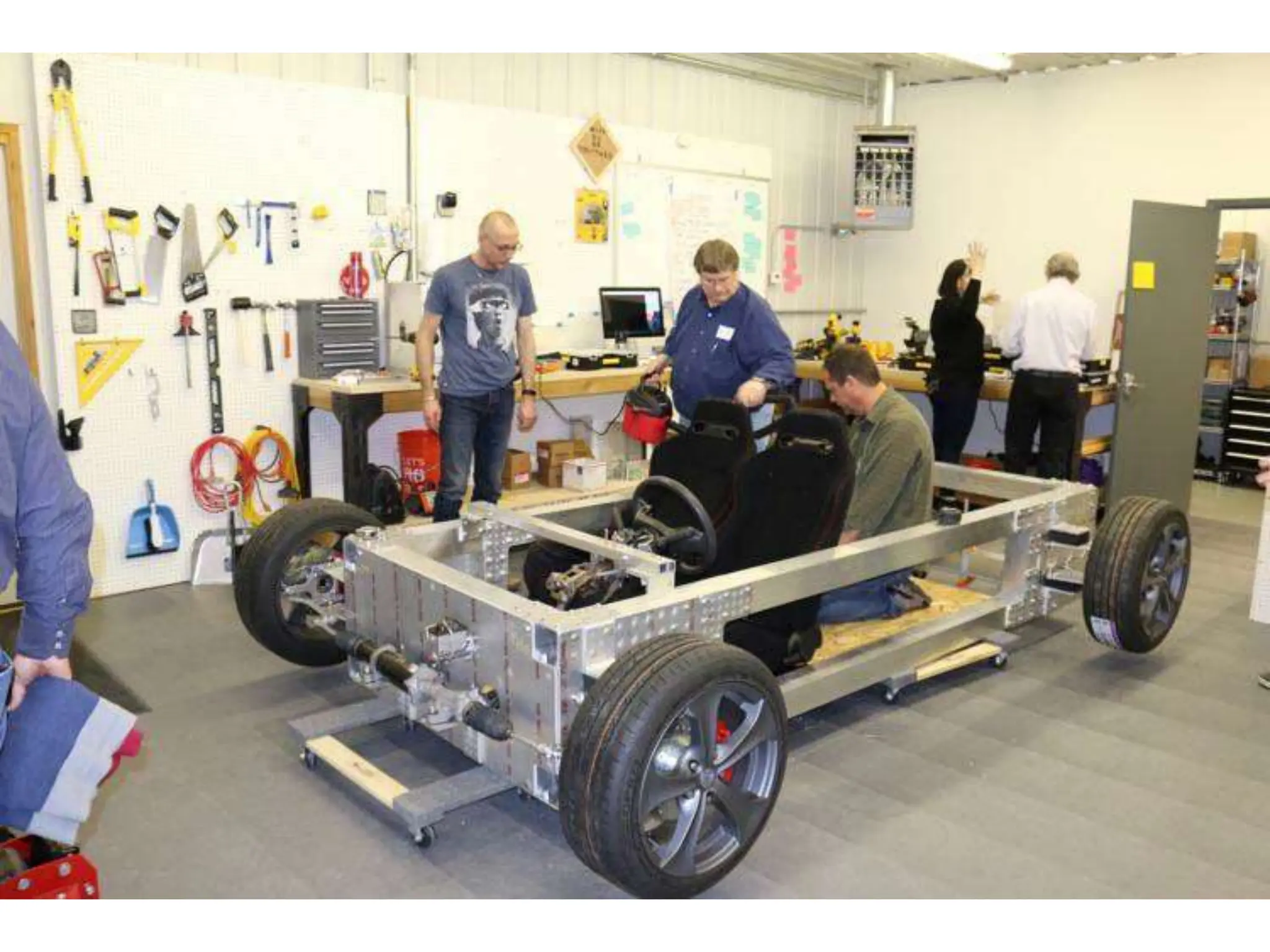 1 Build Open Source Car Scrum - Dwika V1.pptx