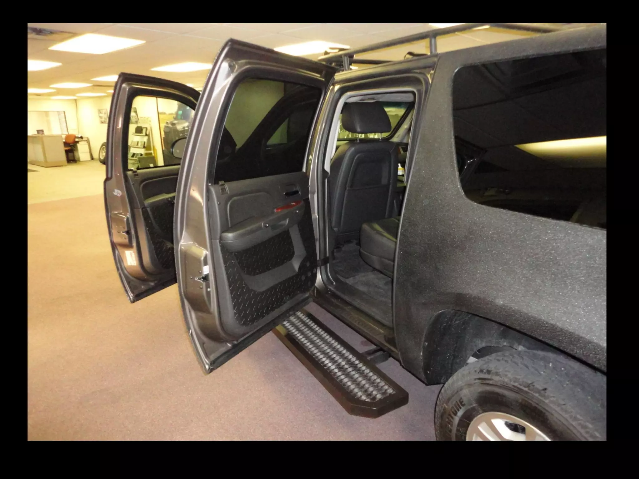 Armored SWAT Suburban 2500 | PDF