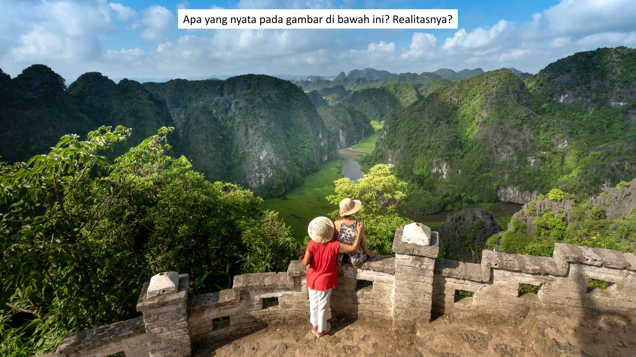 2 Ilmu dan Paradigma Pariwisata.pdf