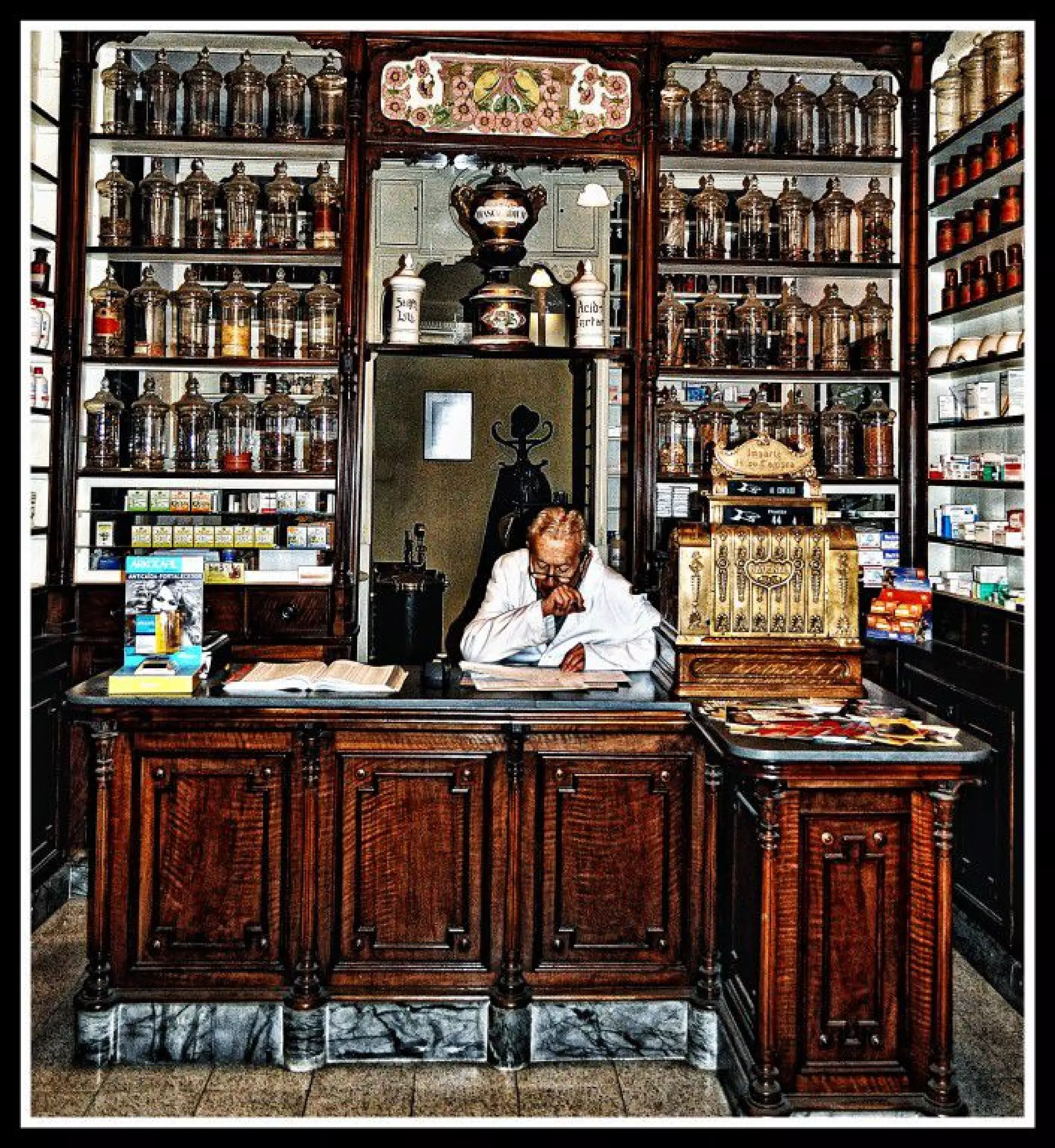 An old pharmacist in the apothecary | PDF
