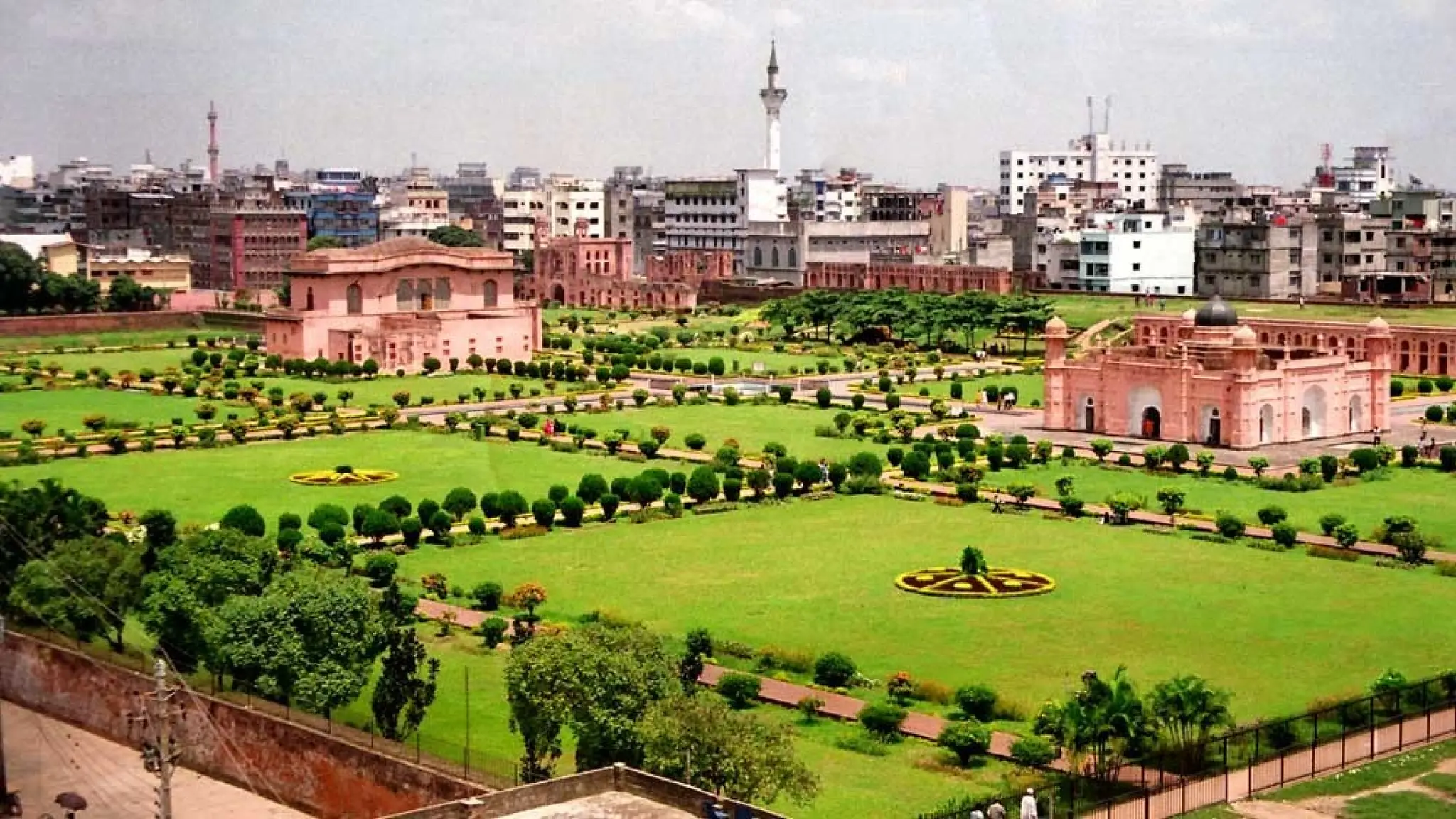 Lalbagh fort of old Dhaka and the future.pptx