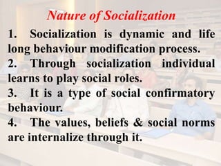 Socialisation def, nature | PPTX