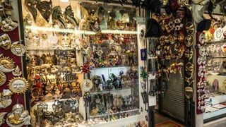 Lesson 27 - The Dog that Dug for Dinosaurs - 2019 | PPT