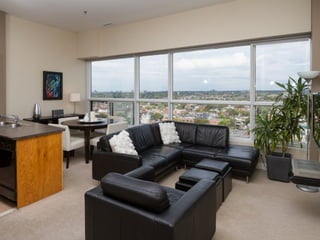 700 King Street West UPH2 | PPT