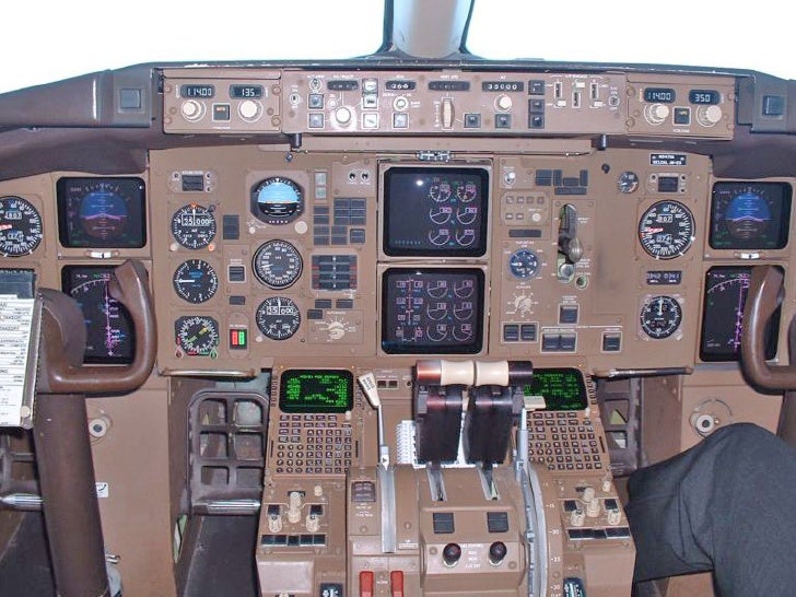 757 Cockpit