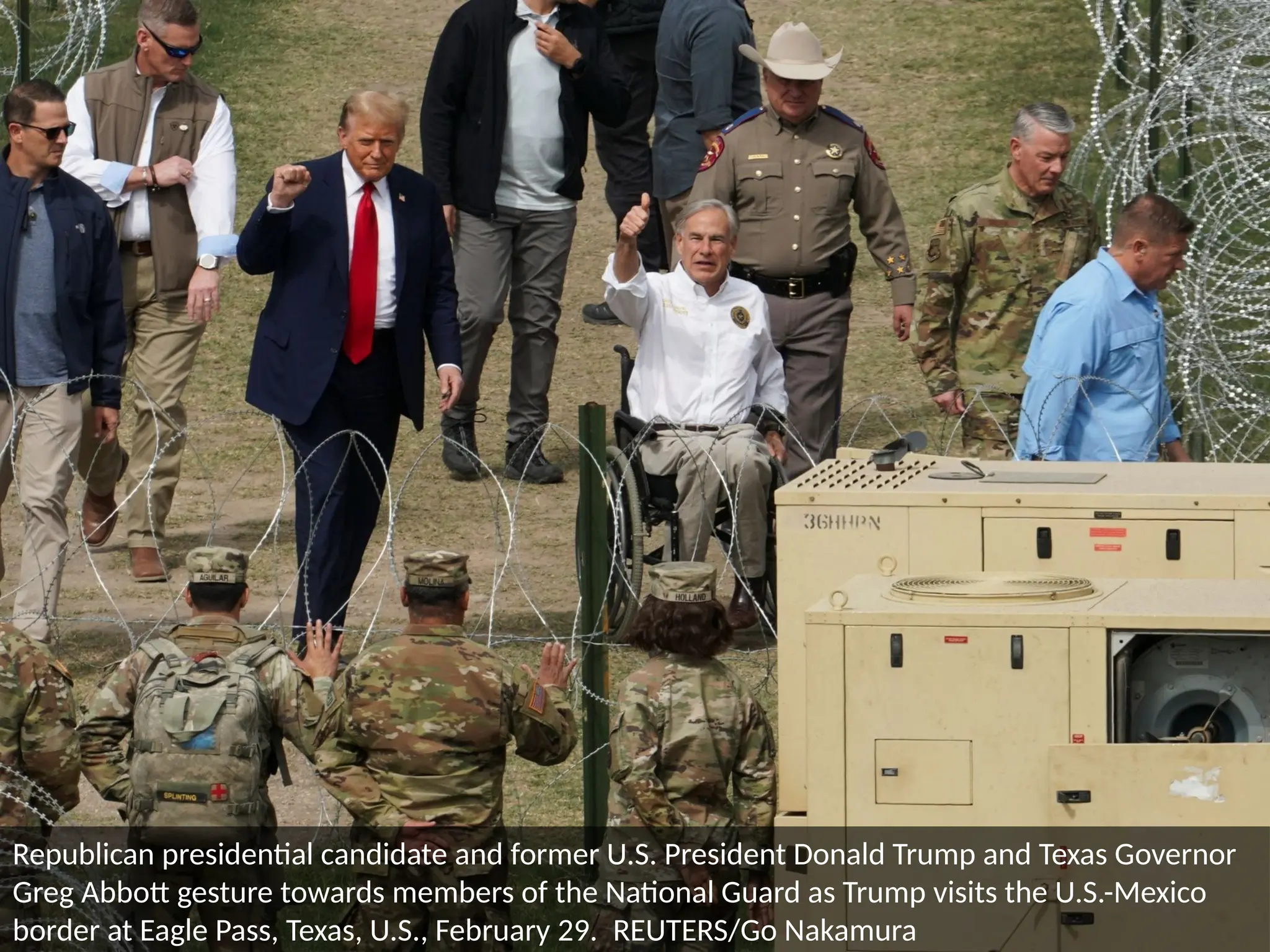 82356F6C-BidenTrumpmakecompetingvisitstosouthernUSborde.pptx