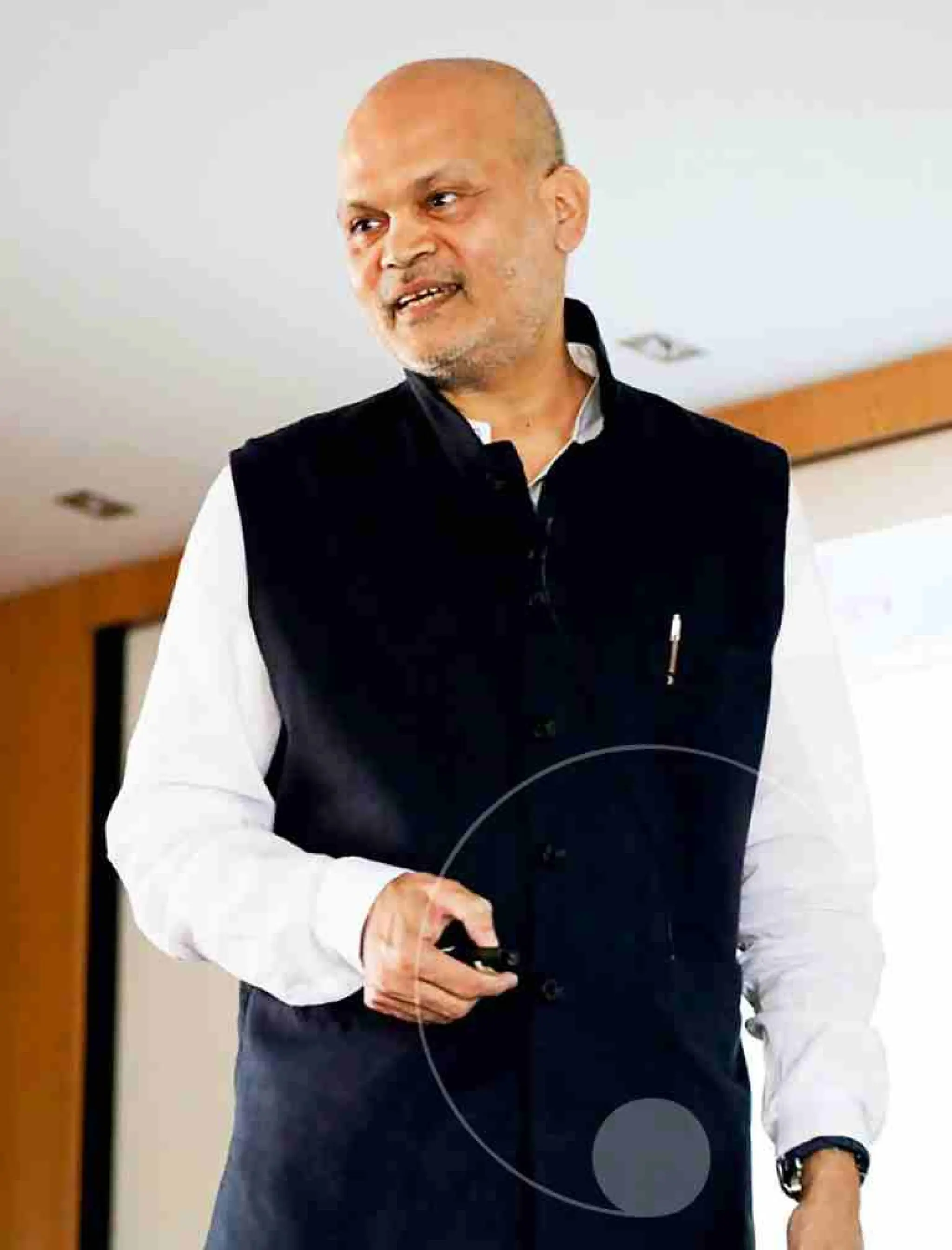 Ahmed Mukta Envisioning a Future where Architecture Harmonizes with Nature.pdf