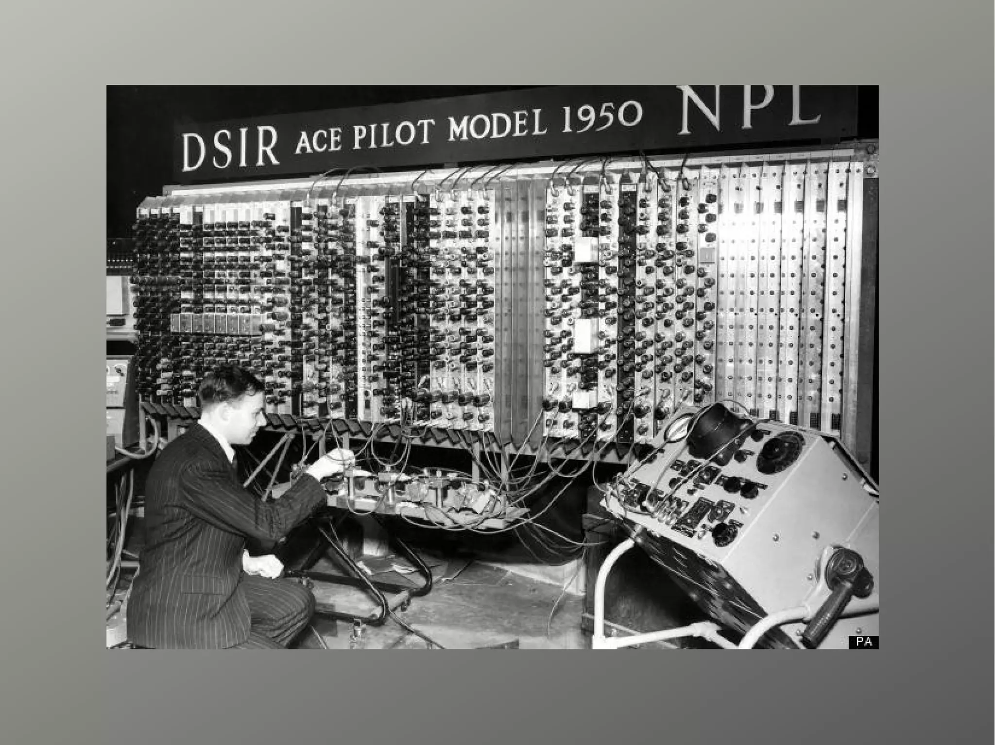 Presentación Alan Turing mellorada- PAULA R | ODP