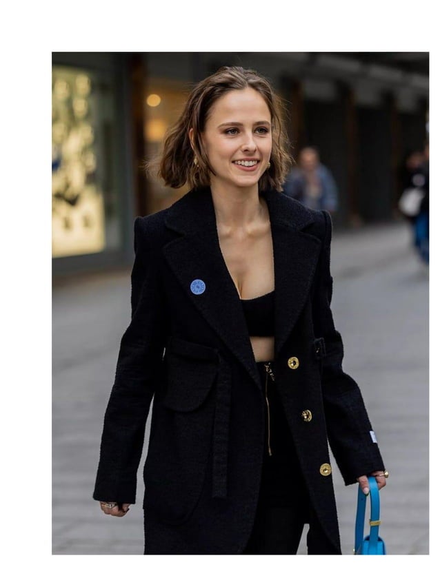 All About Timothée Chalamets Sister Sex Lives Of College Girls Star Pauline Chalametpdf