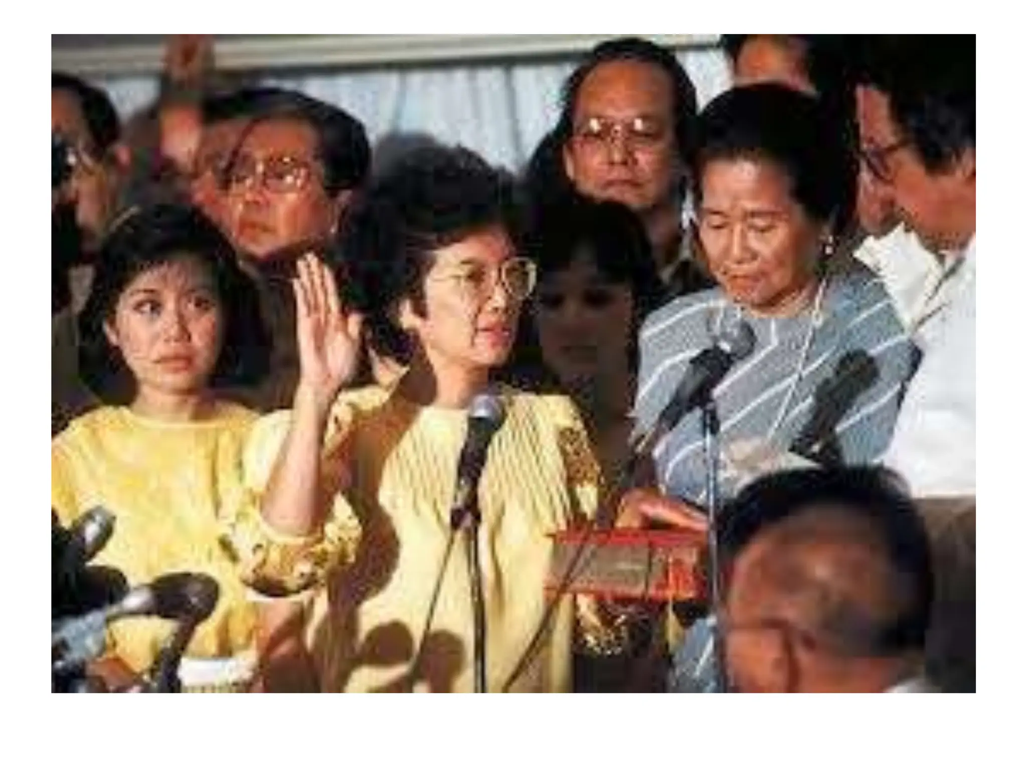 AP 6 PPT Q4 - 1986 Edsa People Power Revolution.pptx