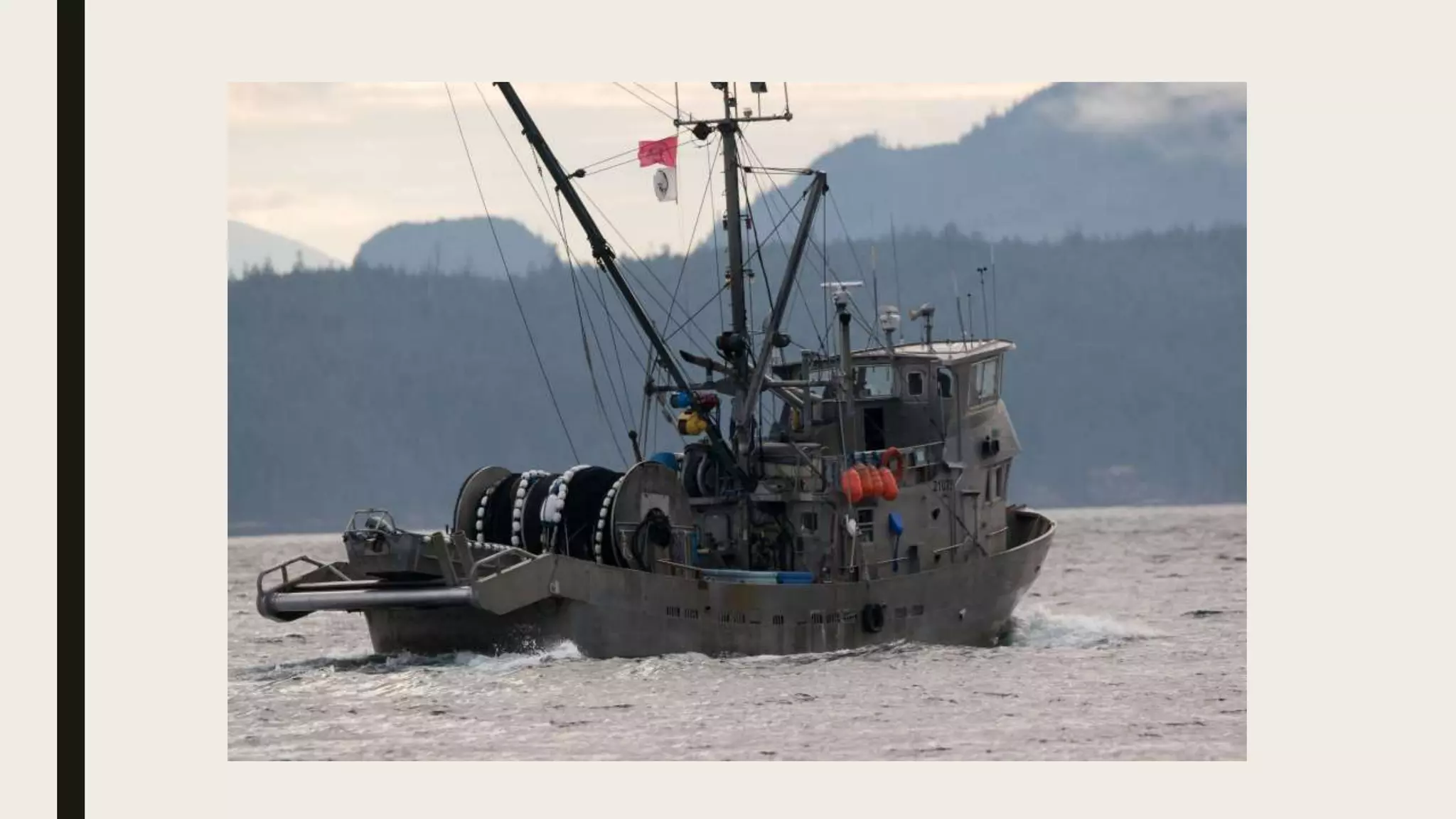 Auxiliary marine machinery systems | PPTX