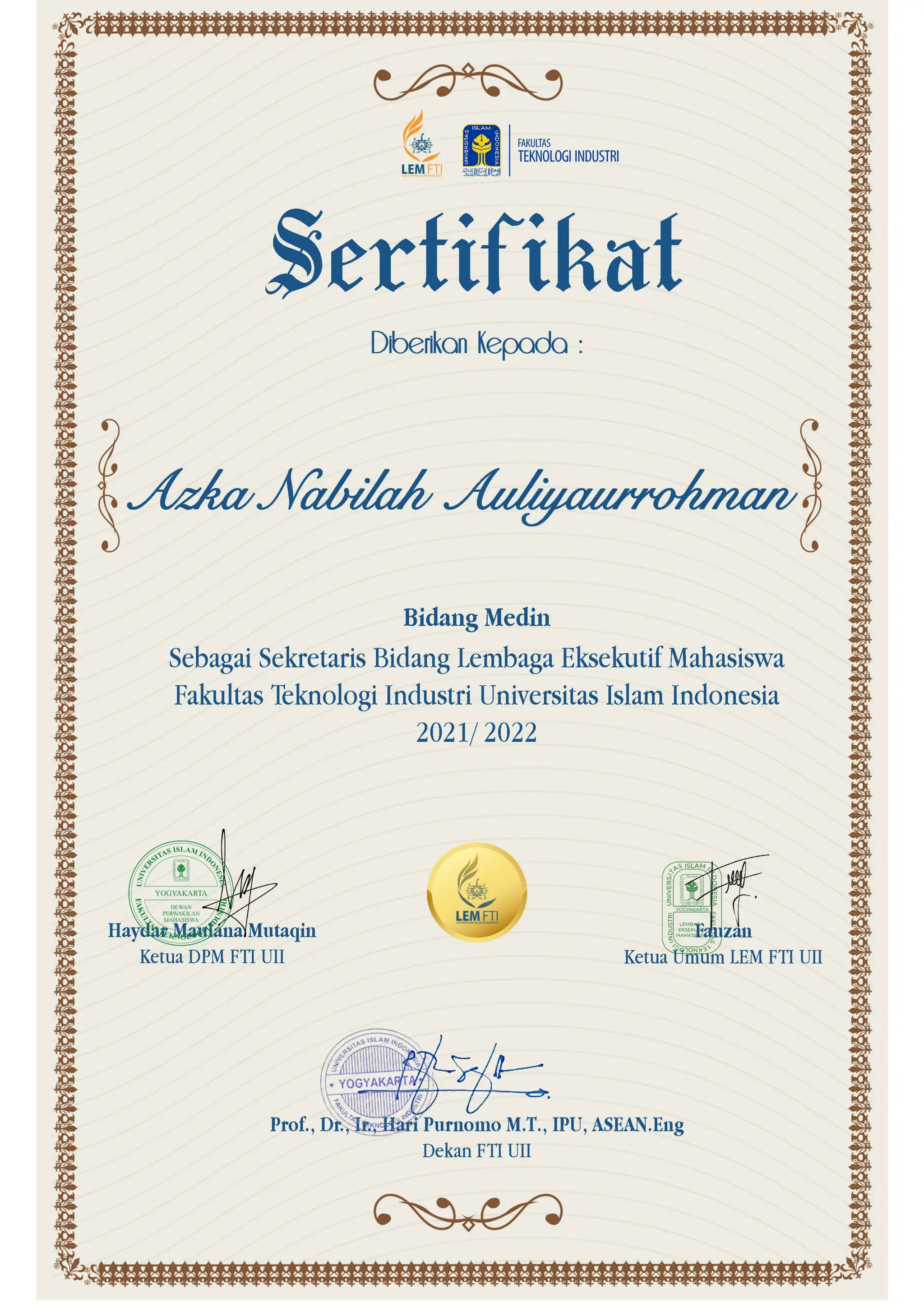 Azka Nabilah - Synapsis.pdf