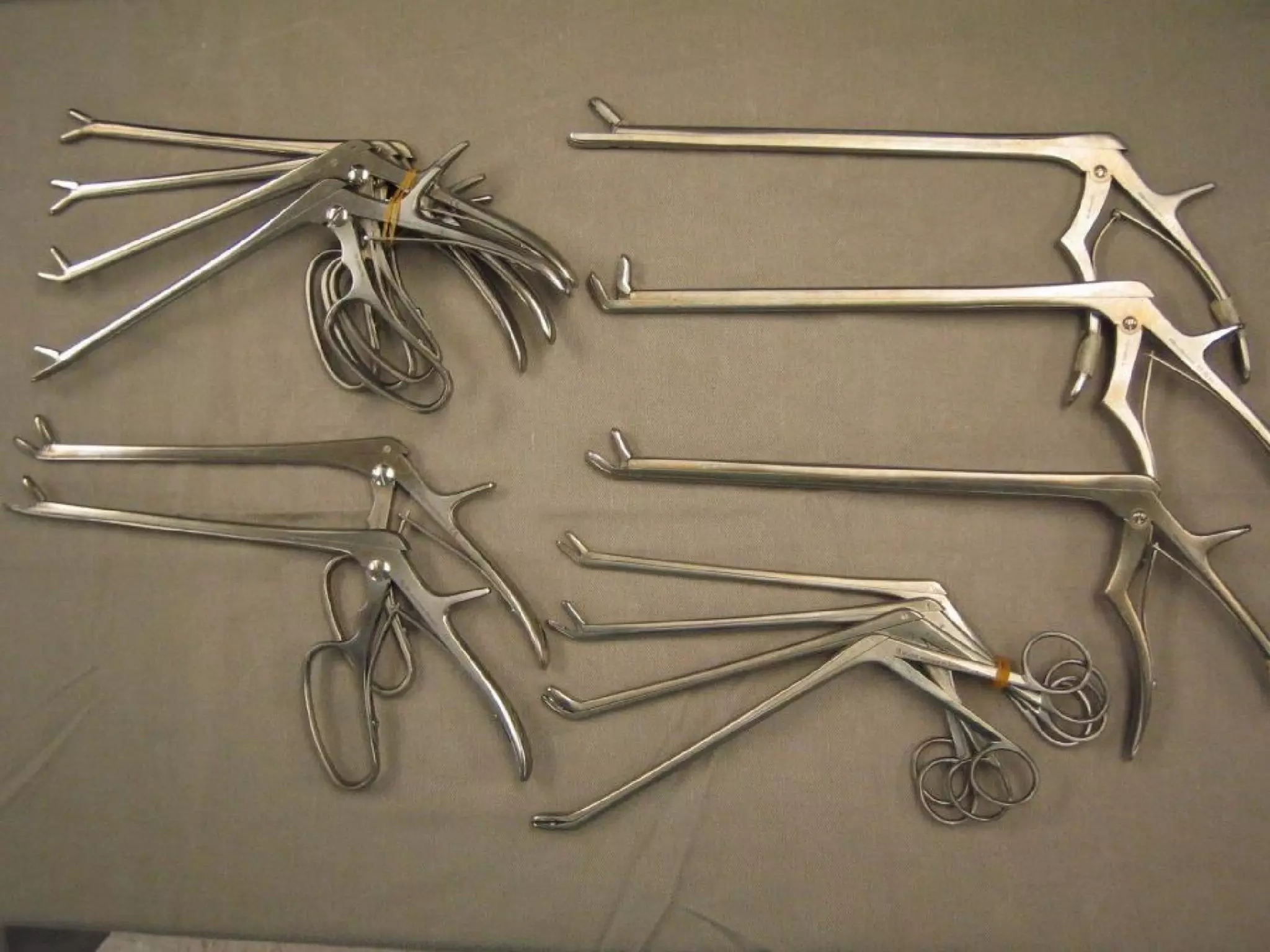 basic spinal instrument.pdf