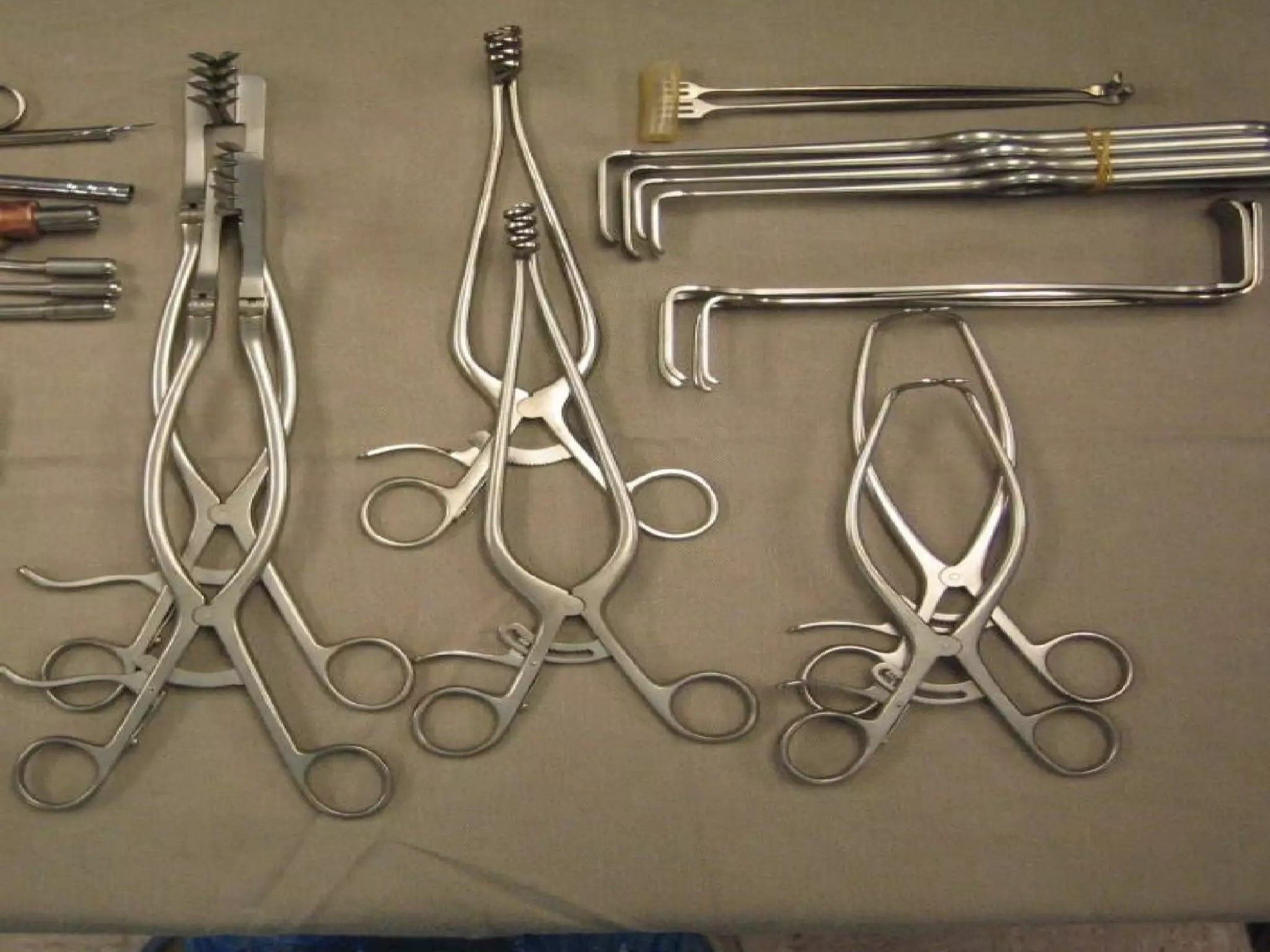 basic spinal instrument.pdf