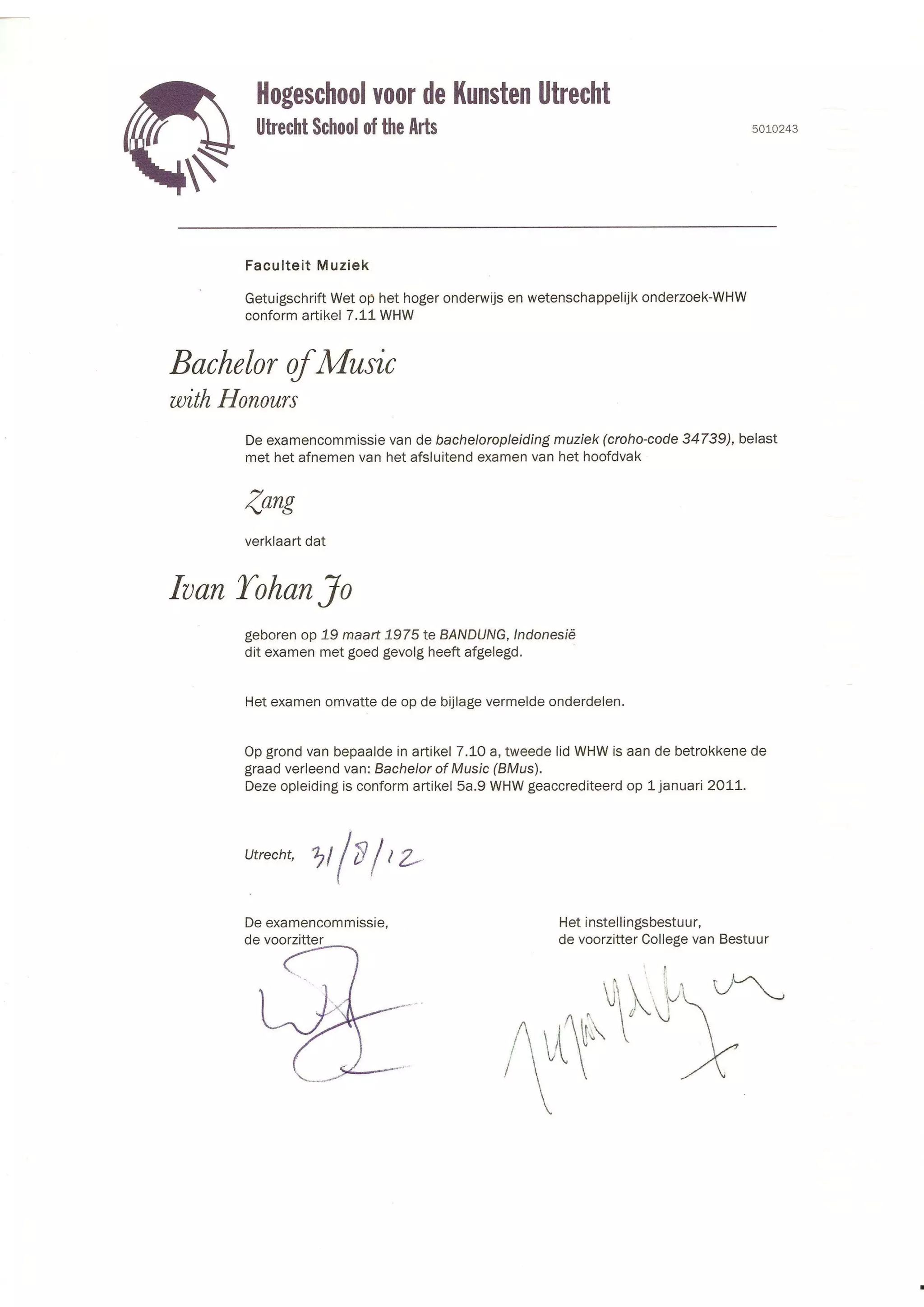 Diploma Bachelor | PDF | Graduation | Personal Celebrations & Life Events