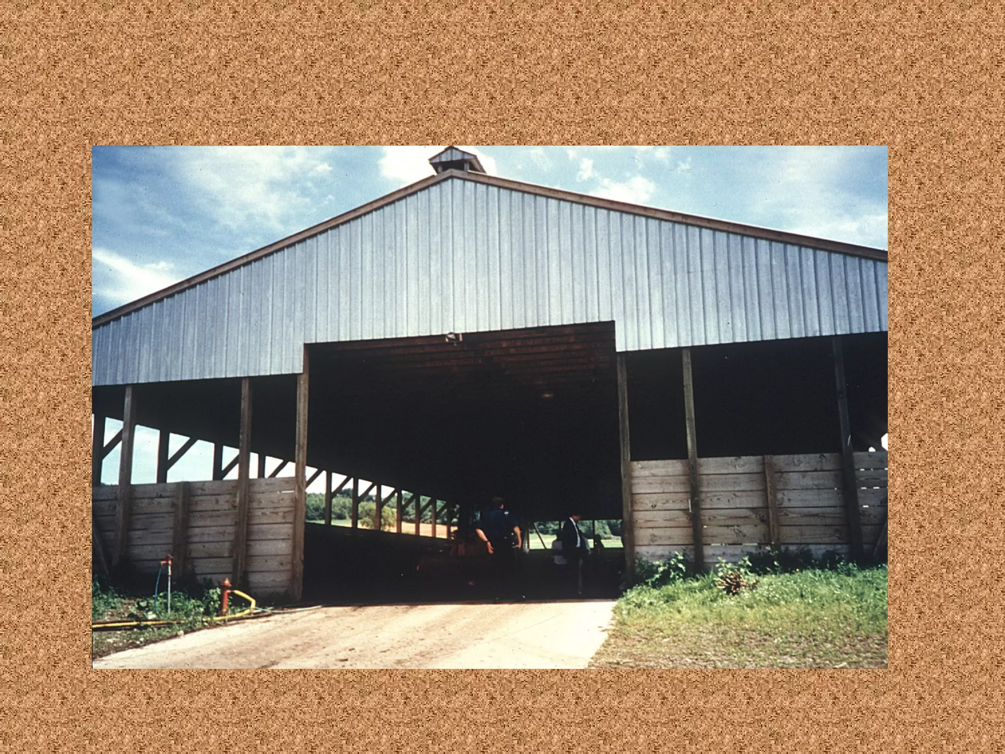 Manure Management Facilities and Structures for Small Farms | PPT