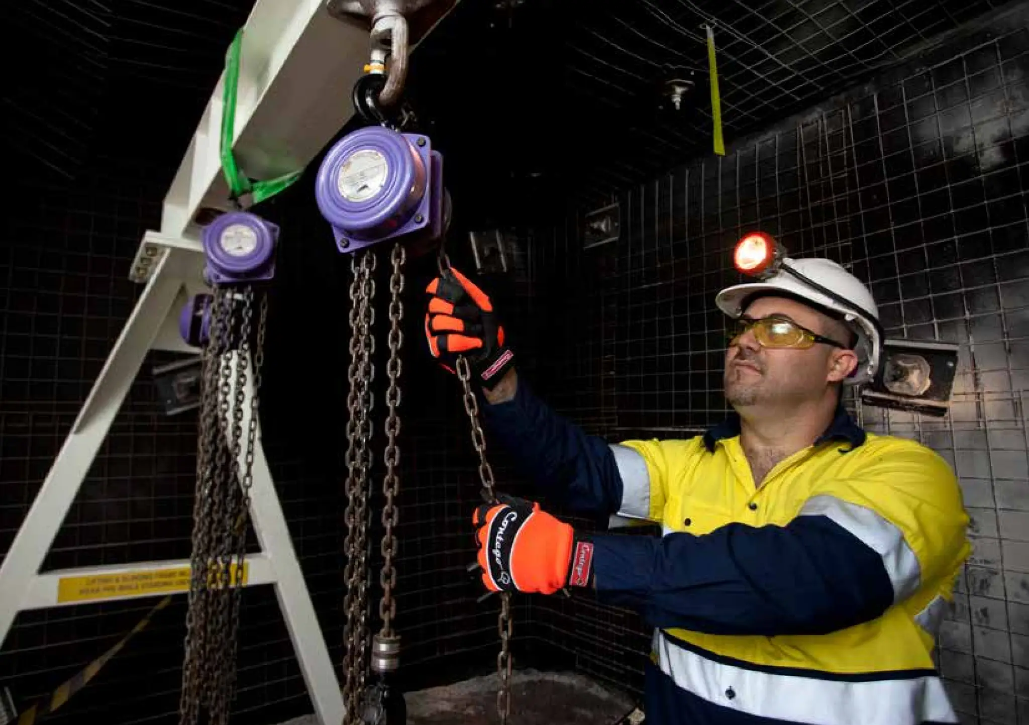 Chain Block Safety Operations and Parts Manual.pdf