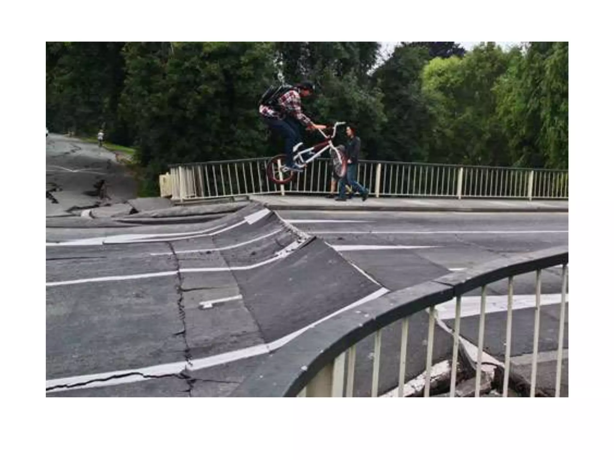 Christchurch earthquake 2011 - MEDC Case Study | PPTX