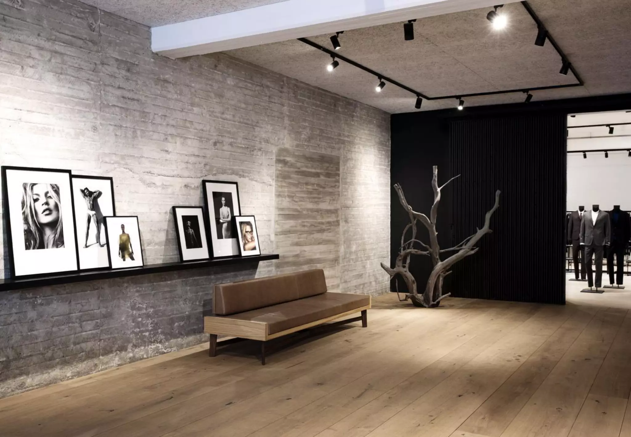 LED Track Lighting projects: Calvin Klein, Tommy Hilfiger Heritage ...