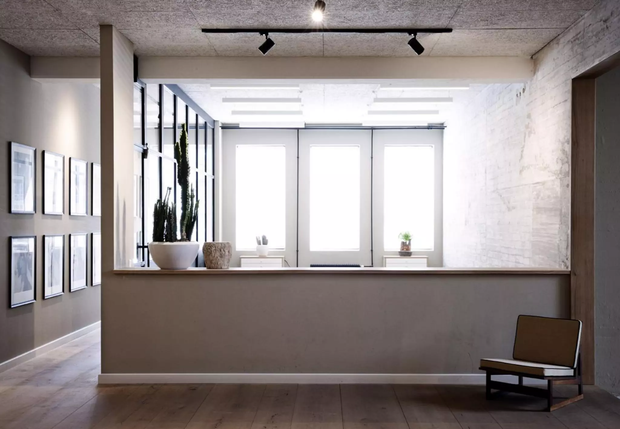 LED Track Lighting projects: Calvin Klein, Tommy Hilfiger Heritage ...