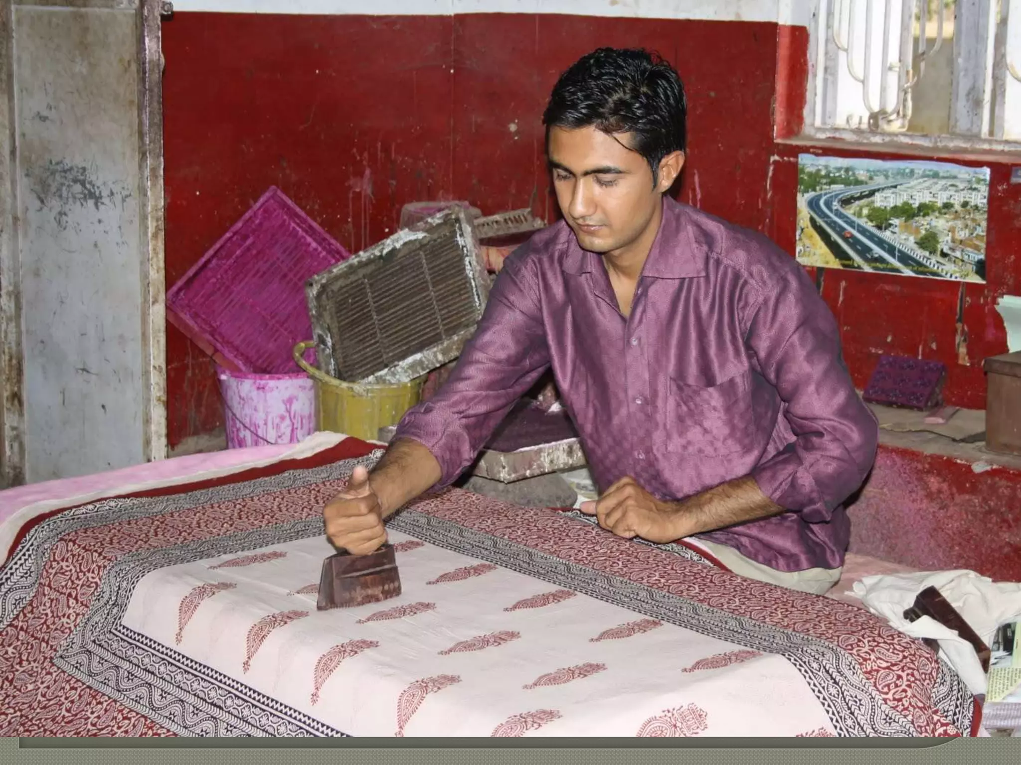 Costumes and textiles of madhya pradesh & maharashtra | PPT