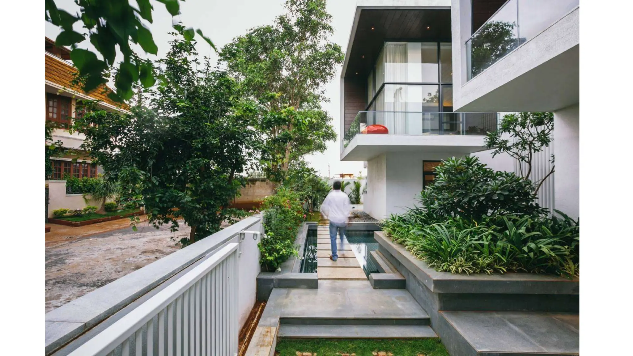 Case Study of Courtyard House - MaHi.pptx