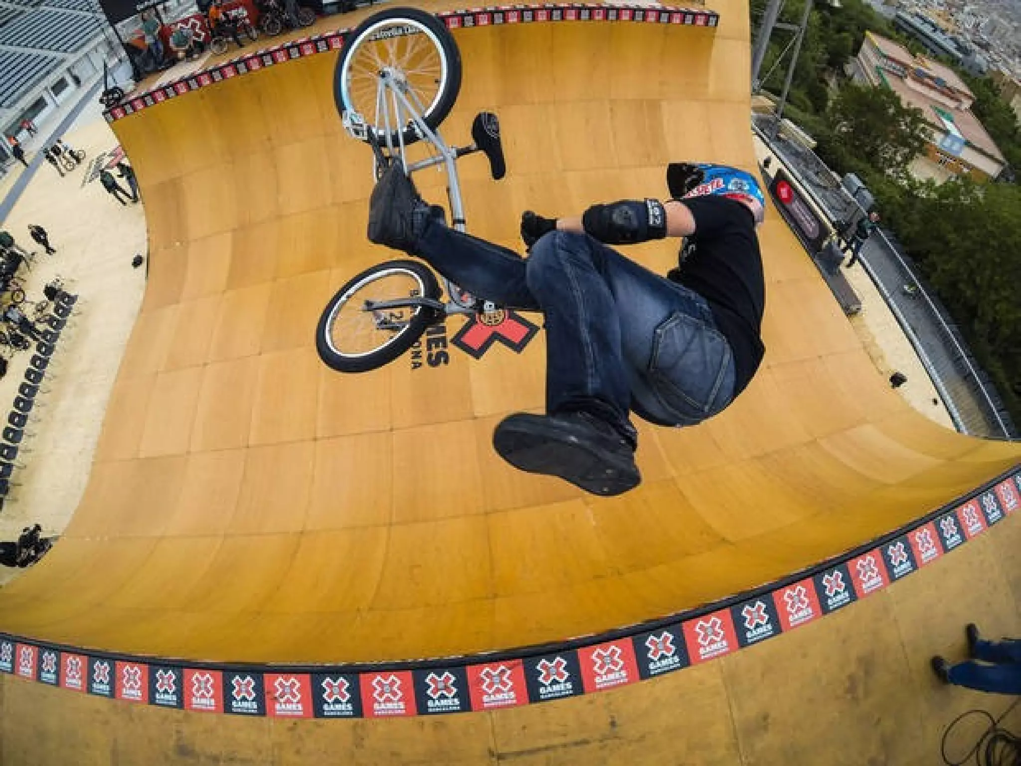 Crazy Perspective | PPT