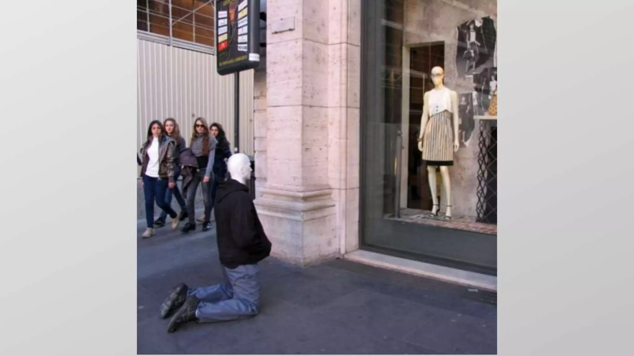 Creative Mannequins | PPTX