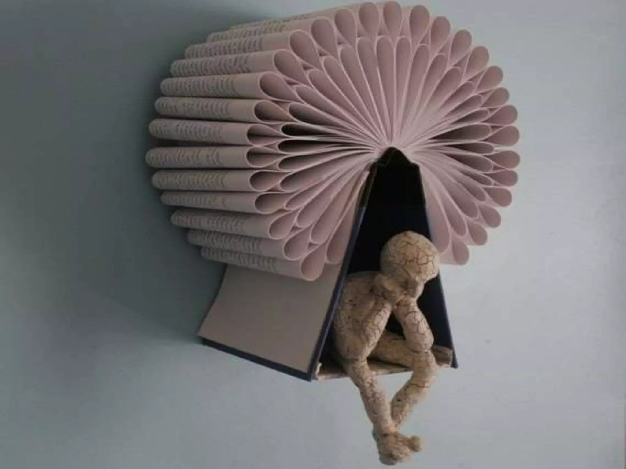 Contemplating Justice (Daniel Lai Kenjio, Book sculptures) | PPT