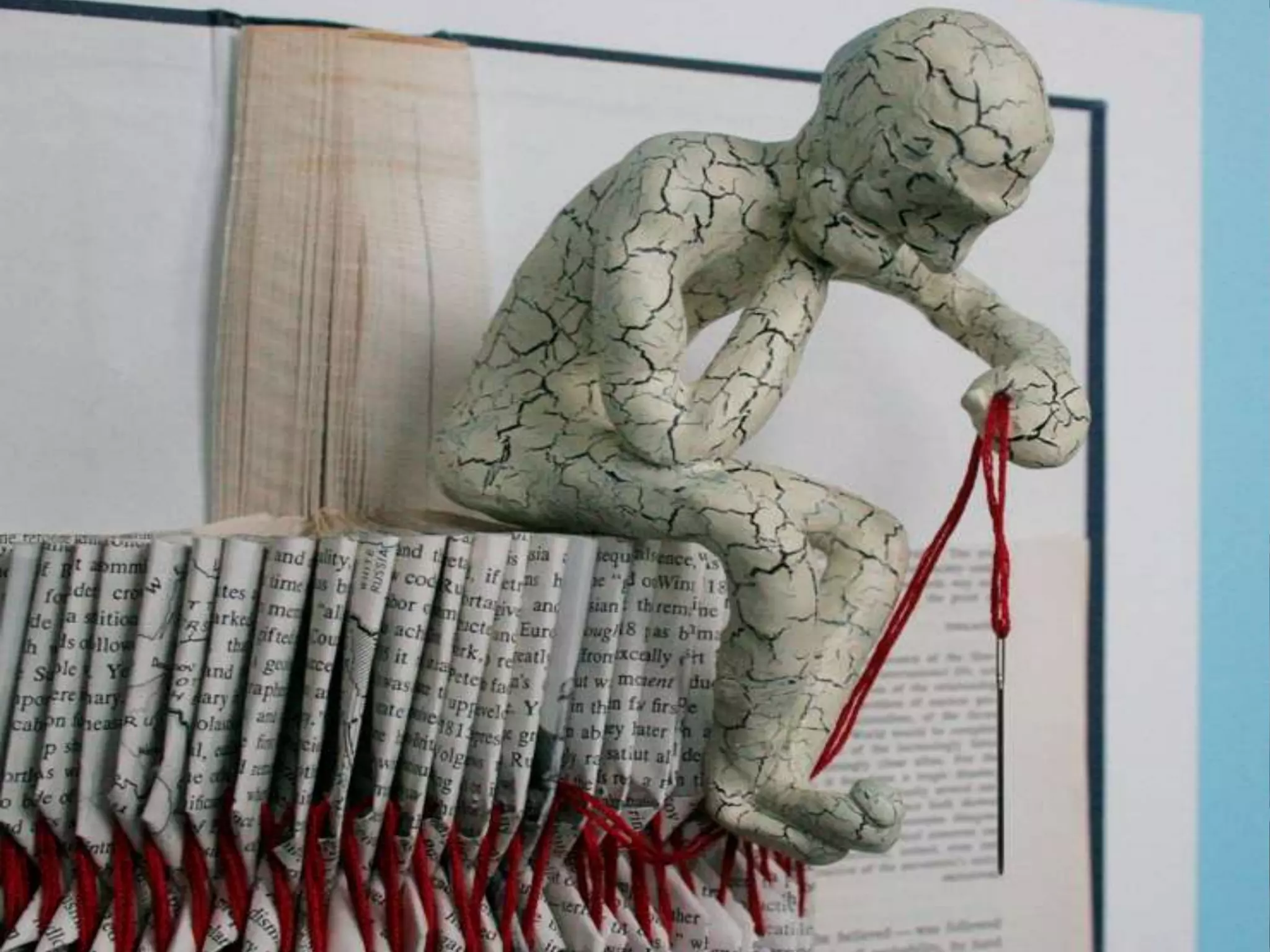 Contemplating Justice (Daniel Lai Kenjio, Book sculptures) | PPT