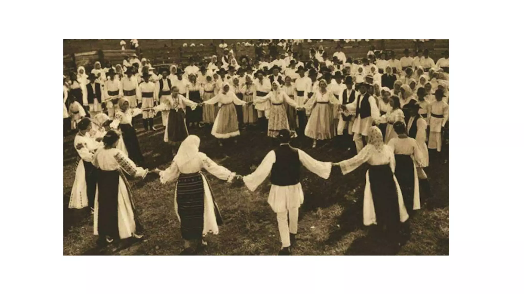 Dansuri traditionale romanesti | PPTX