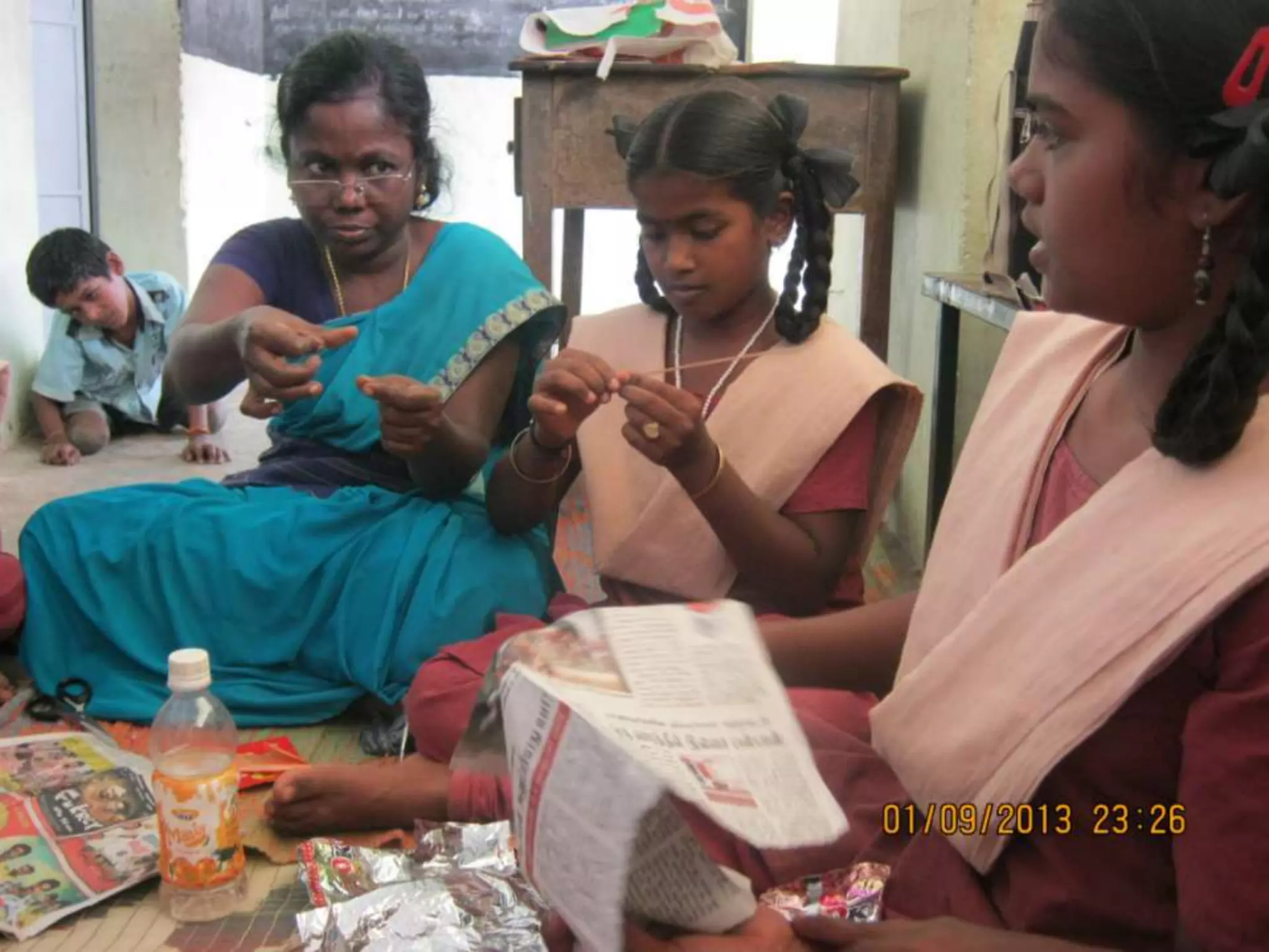 PUMS SENGULAM CRAFT FROM WASTE MRS.BAVANI ,BRTE,PALAYRURAL | PPSX