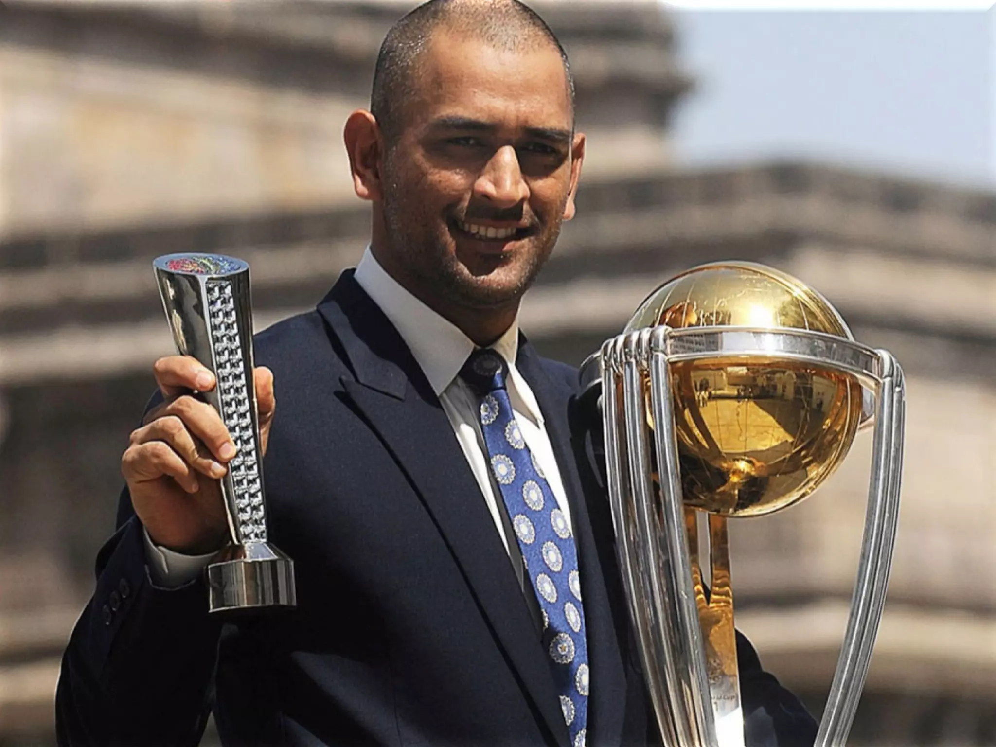 Dhoni A Leader | PPT
