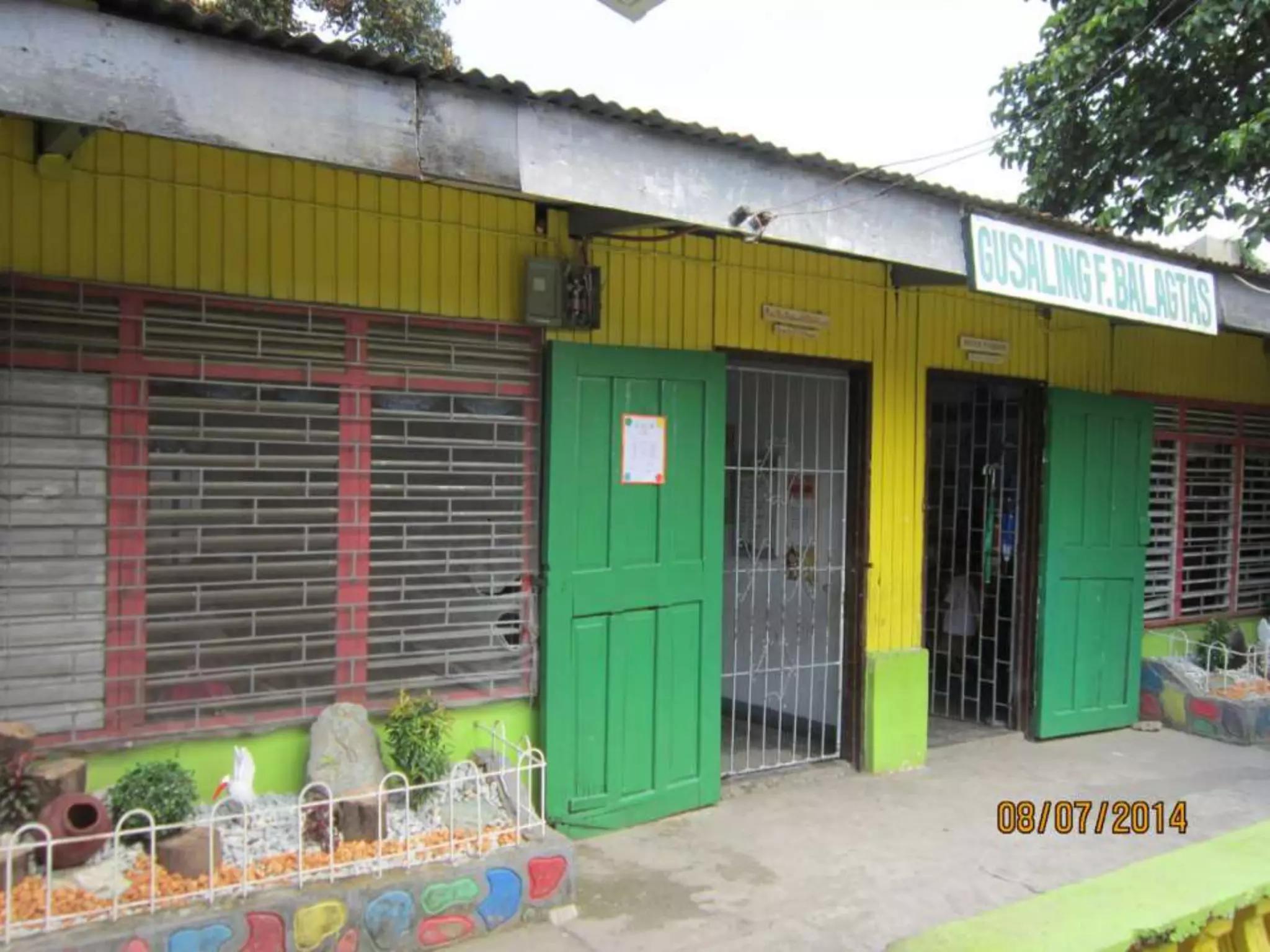 DIFF TYPES OF SCHOOL BUILDING.pptx