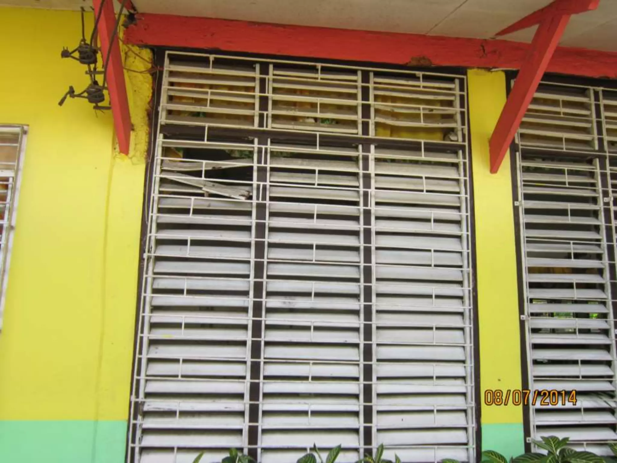 DIFF TYPES OF SCHOOL BUILDING.pptx