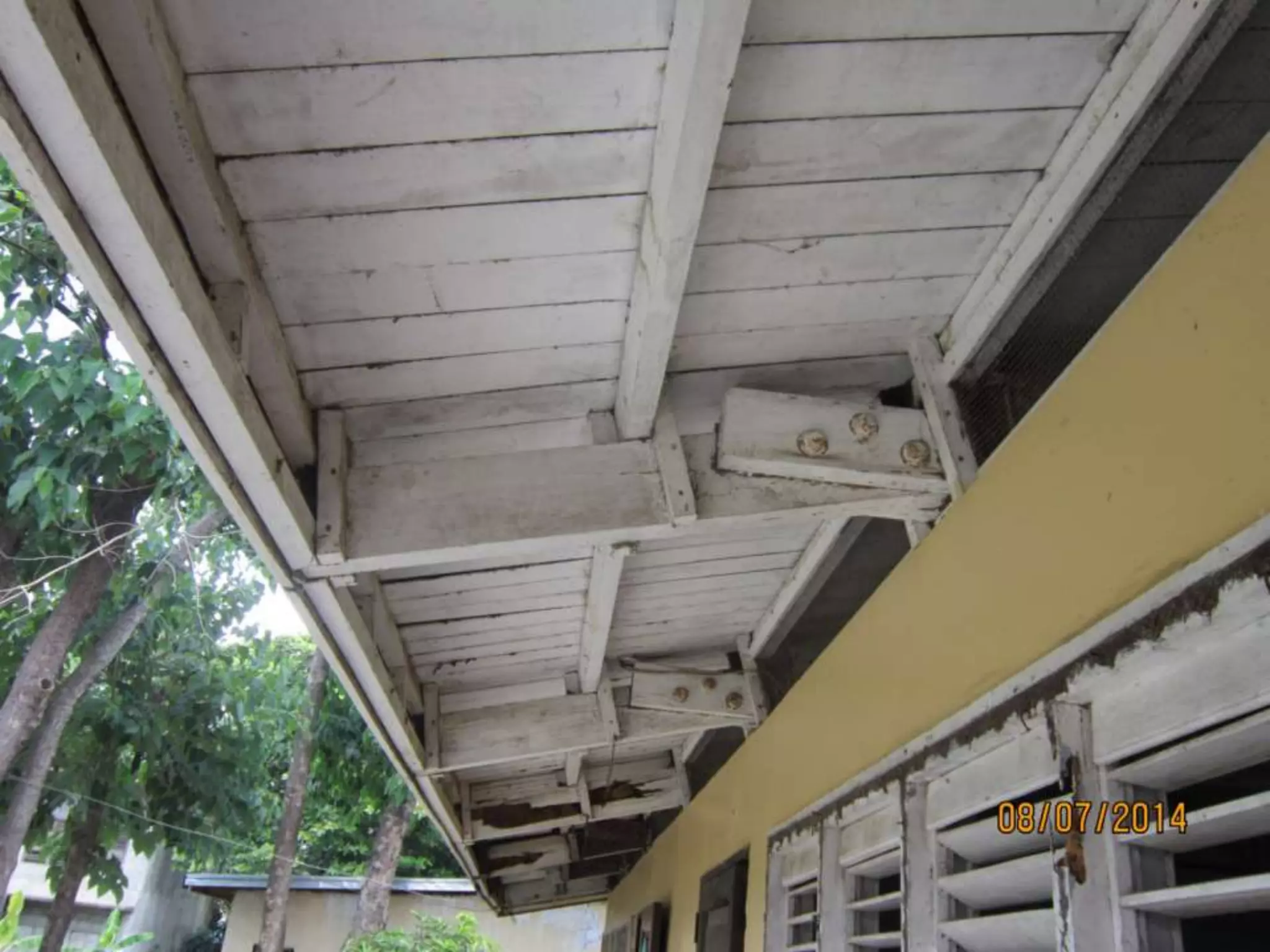 DIFF TYPES OF SCHOOL BUILDING.pptx