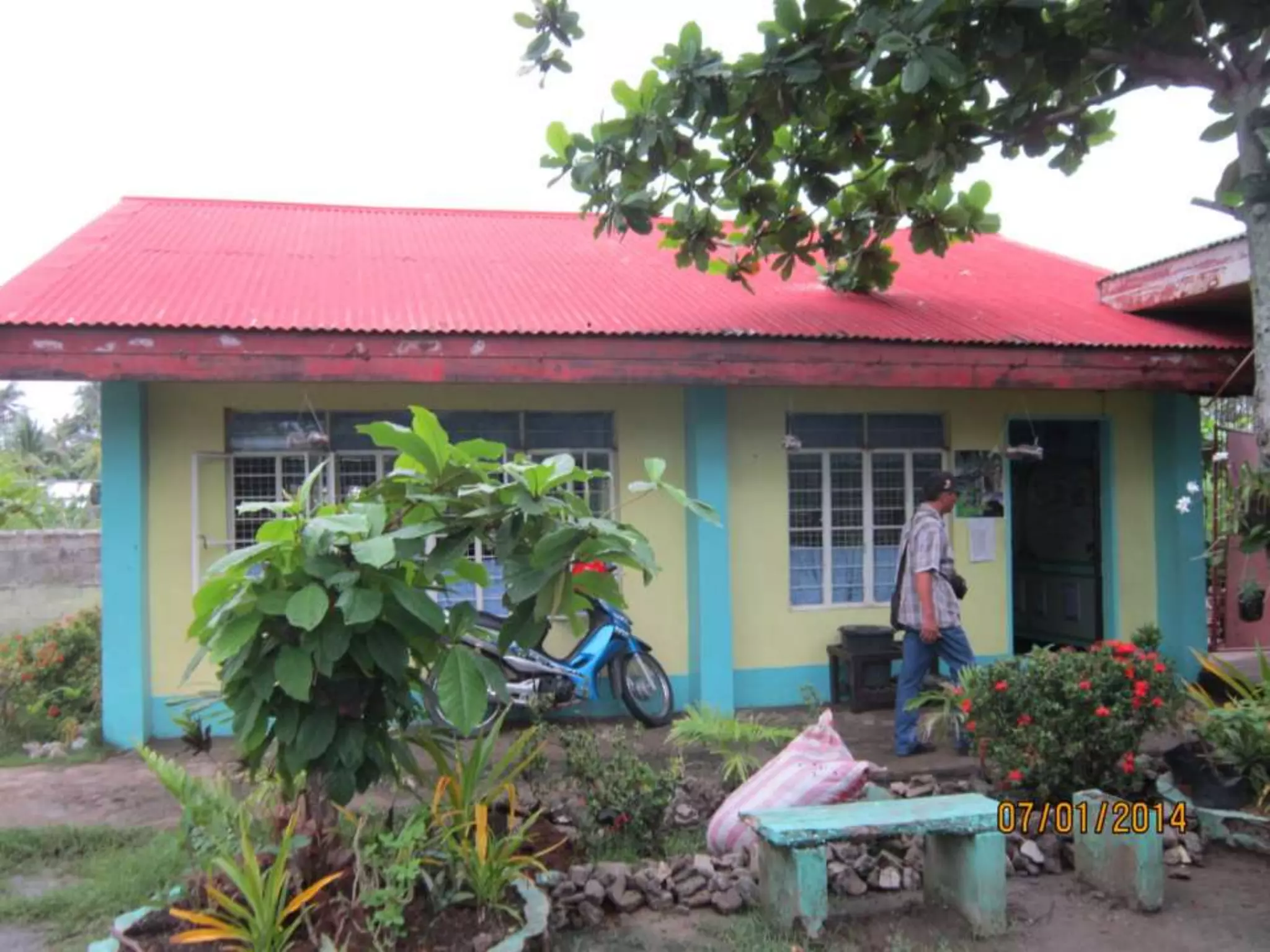 DIFF TYPES OF SCHOOL BUILDING.pptx