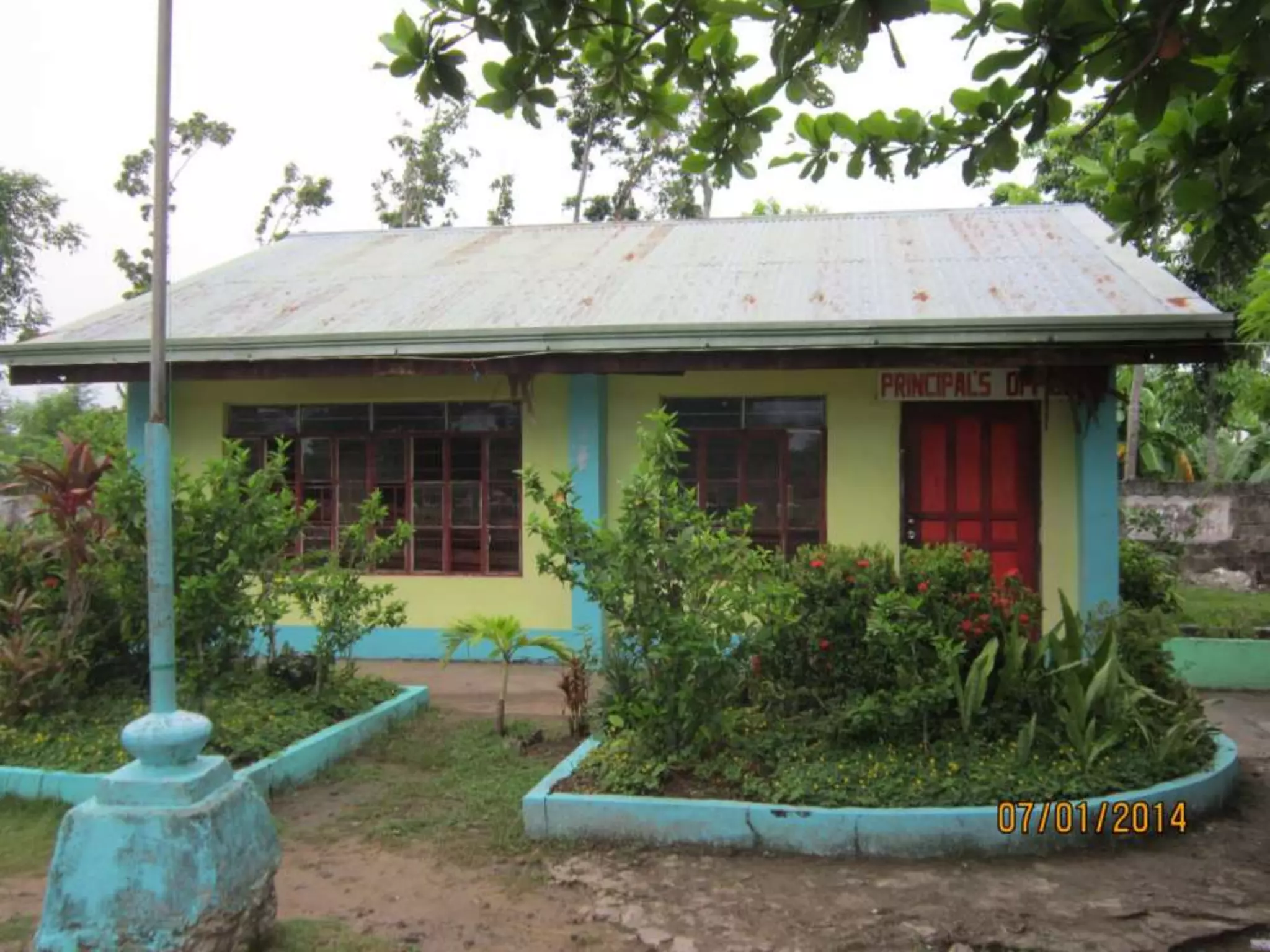 DIFF TYPES OF SCHOOL BUILDING.pptx