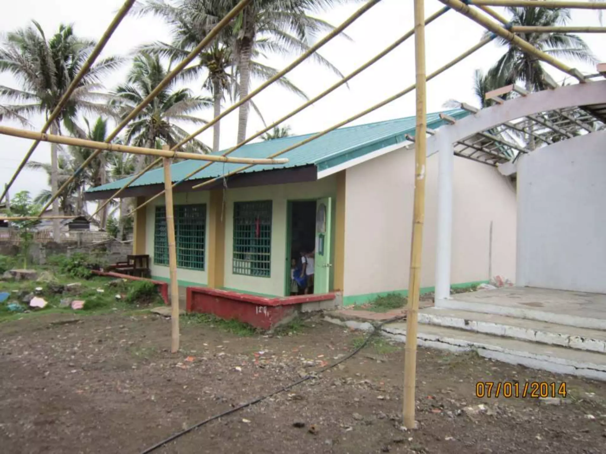 DIFF TYPES OF SCHOOL BUILDING.pptx