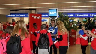 Digital Advertising Screen - iWalker | PPT