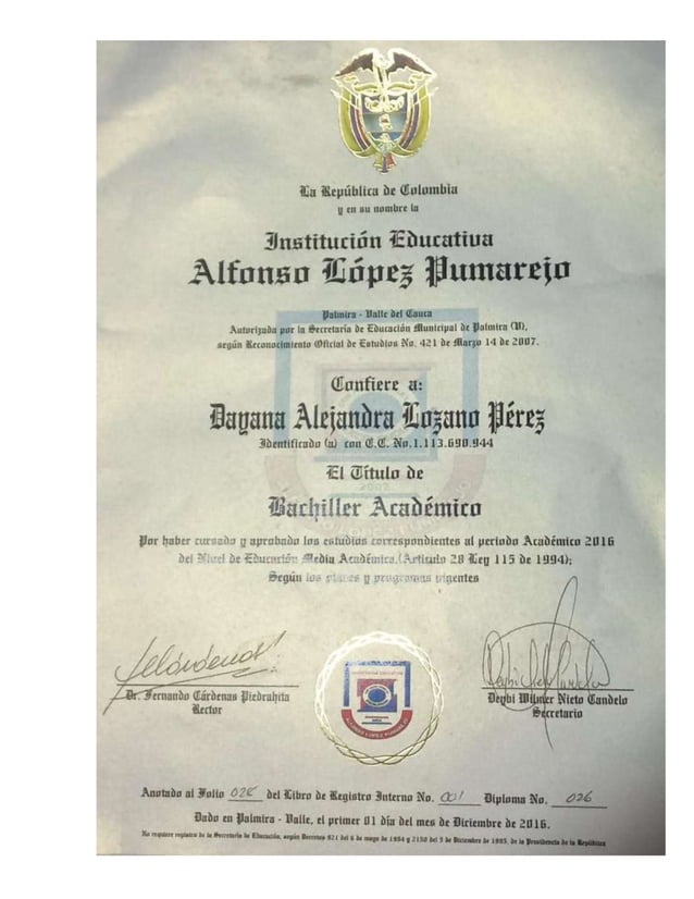 Diploma Bachiller DAYANNA ALEJANDRA LOZANO PEREZ.docx