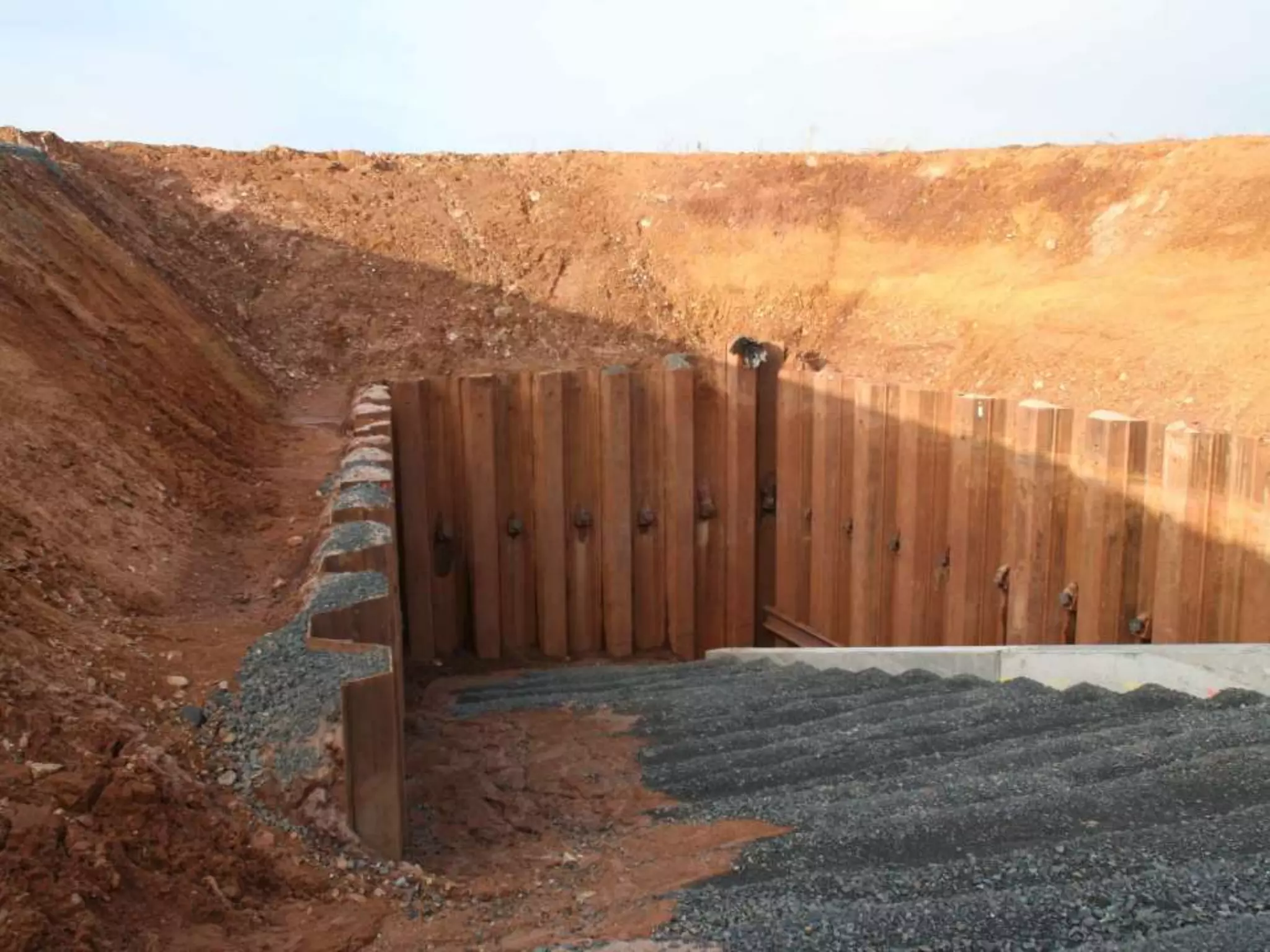 EARTH RETAINING STRUCTURES & TYPES OF RETAINING WALL.pptx