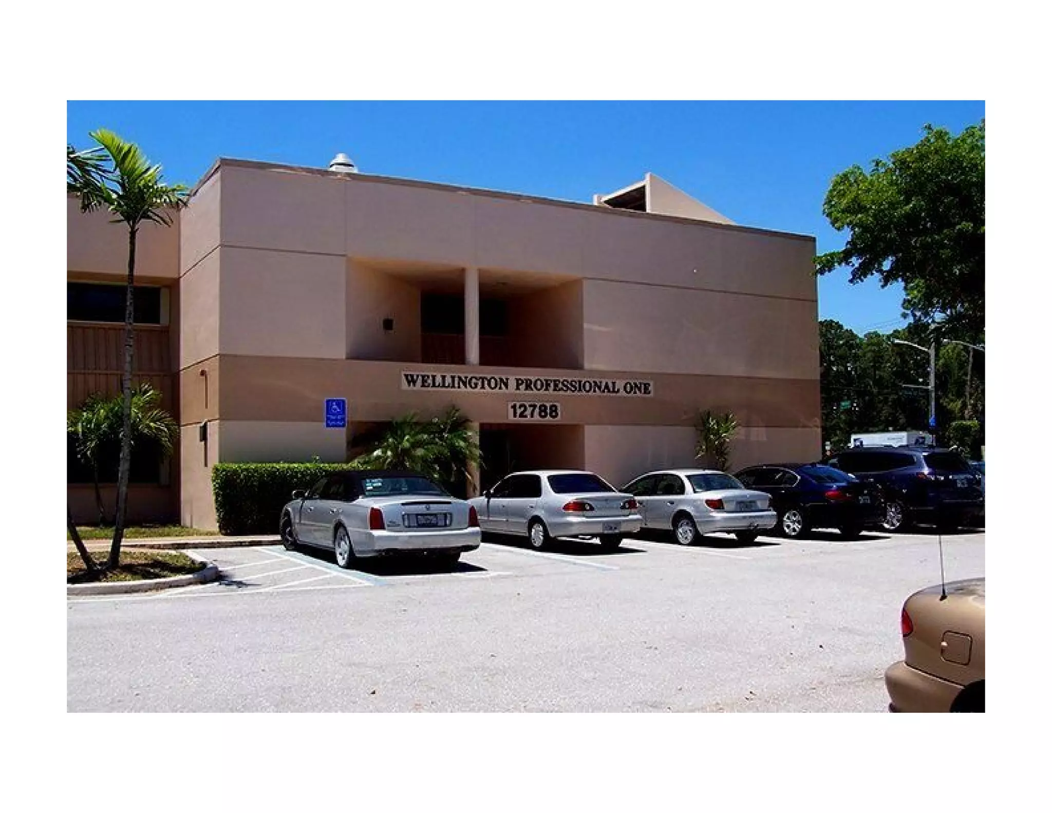 Exterior view of the office of dentist Wellington FL Steven M Miller ...
