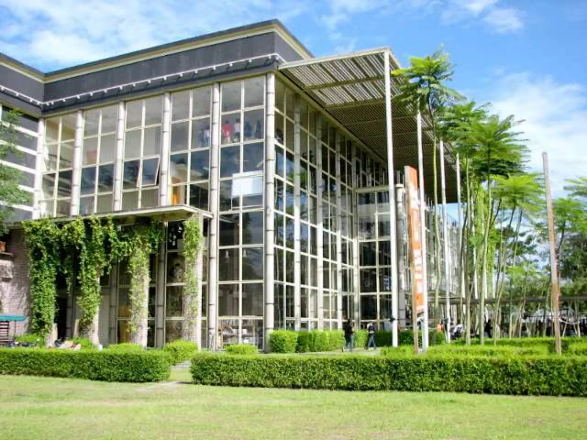 Building Science 2 - Acoustic Design Case Study (Pentas 1, KLPAC) | PPTX