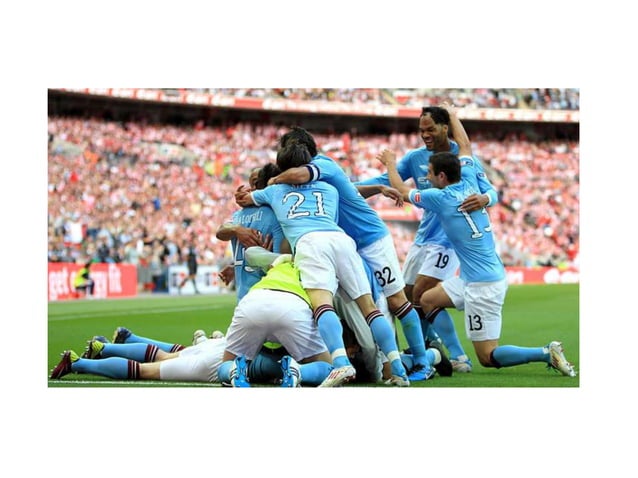 Football Podcast Slideshow | PPTX