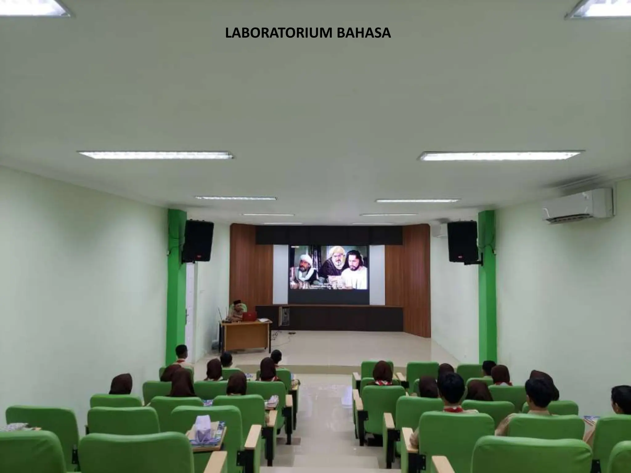 FOTO LABORATORIUM MTSN 1 MALANG 2023.ppt